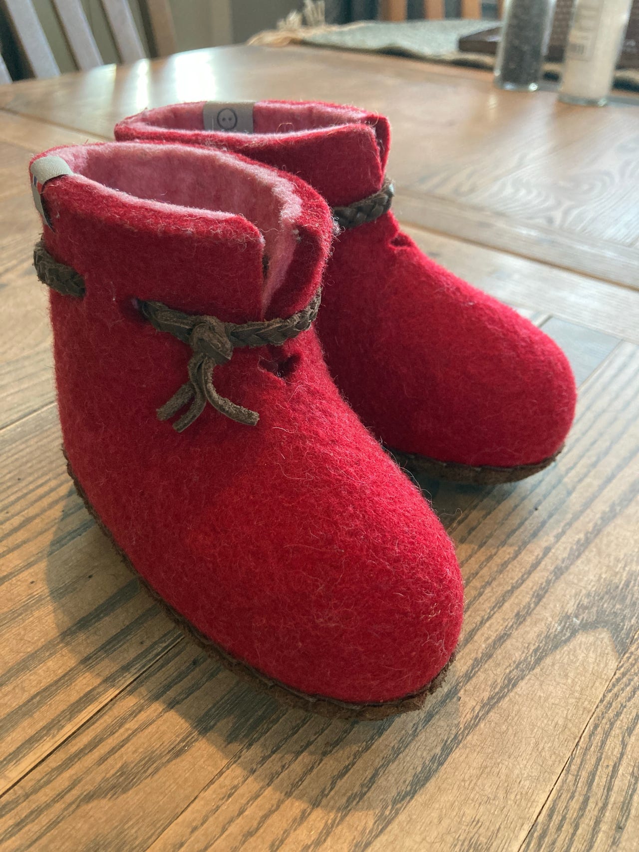 «Tova» ull tøfler str 22 | FINN-torget