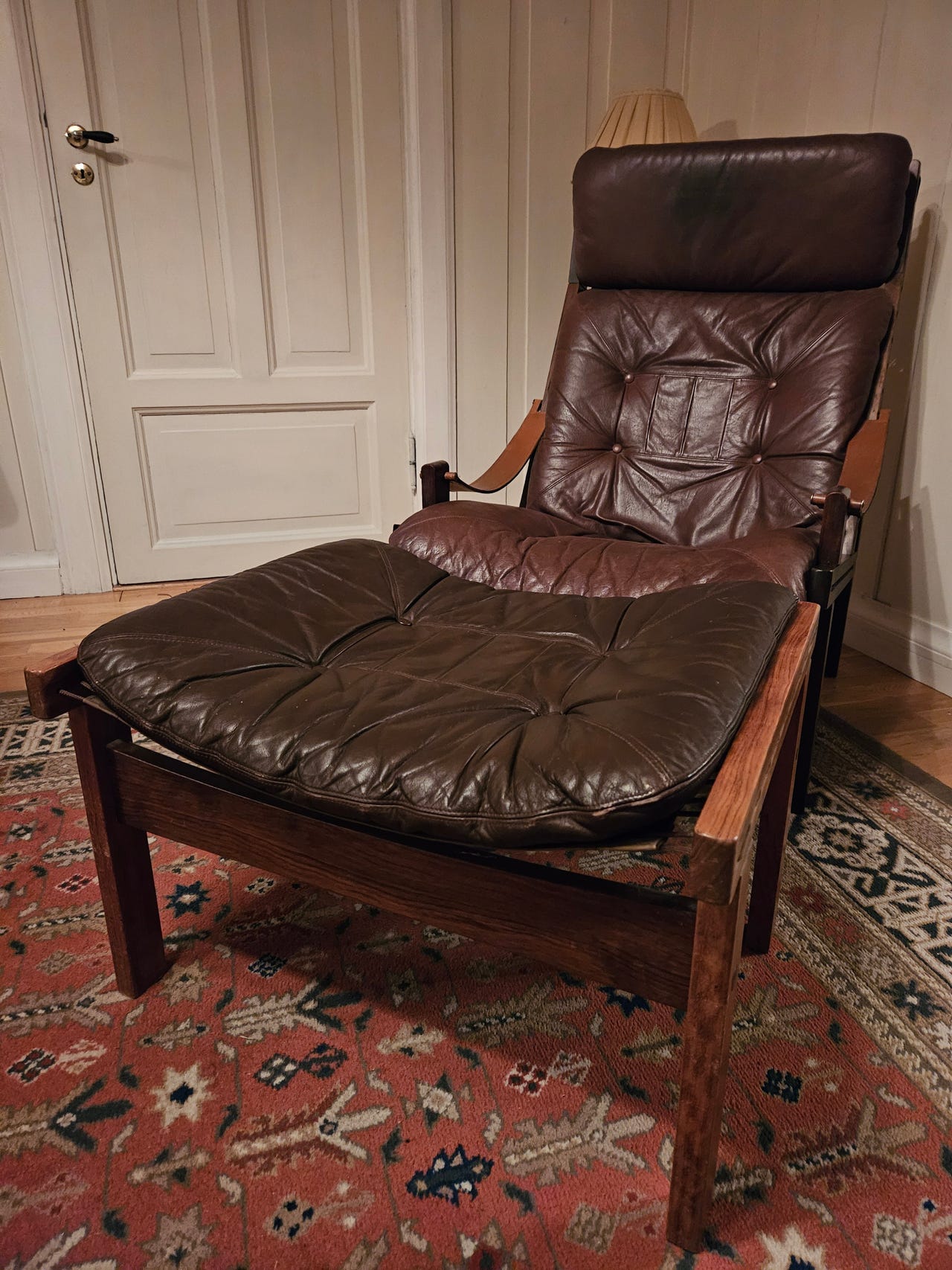 Ikonisk Hunter stol med skammel | FINN-torget