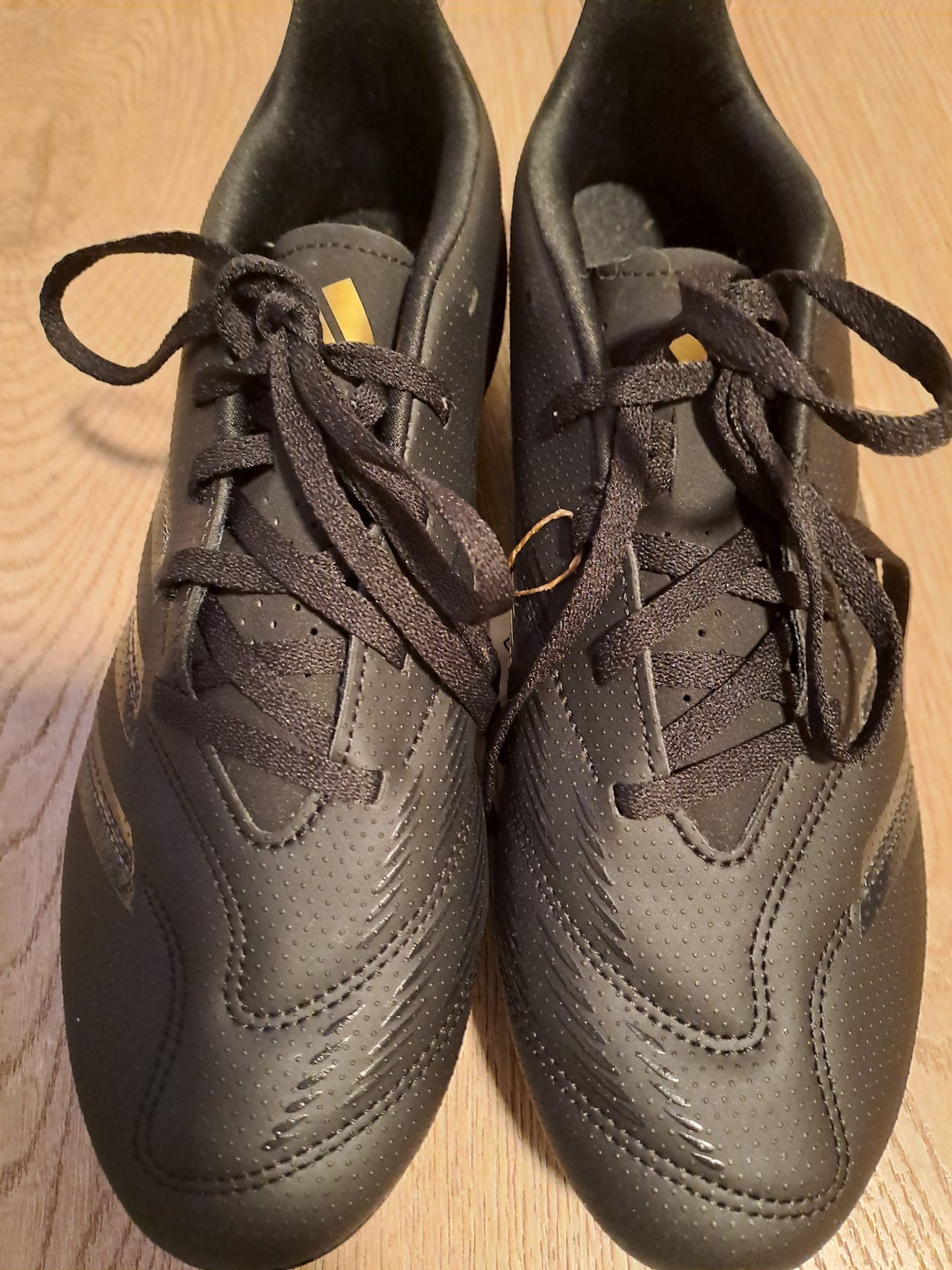 ADIDAS PREDATOR Fotballsko Str 41 1/3. UBRUKT | FINN-torget