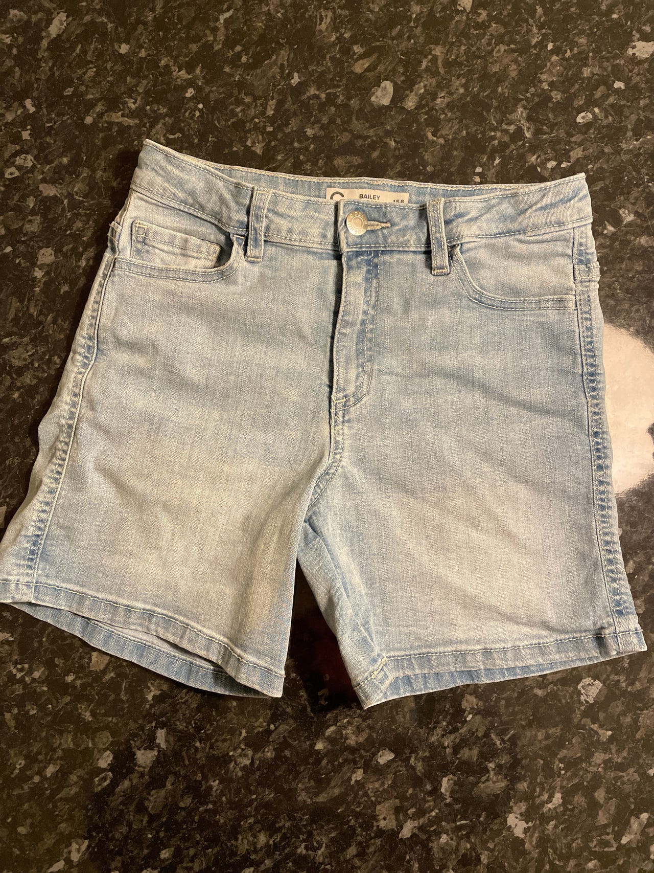 Dongerishorts str. 158 | FINN-torget