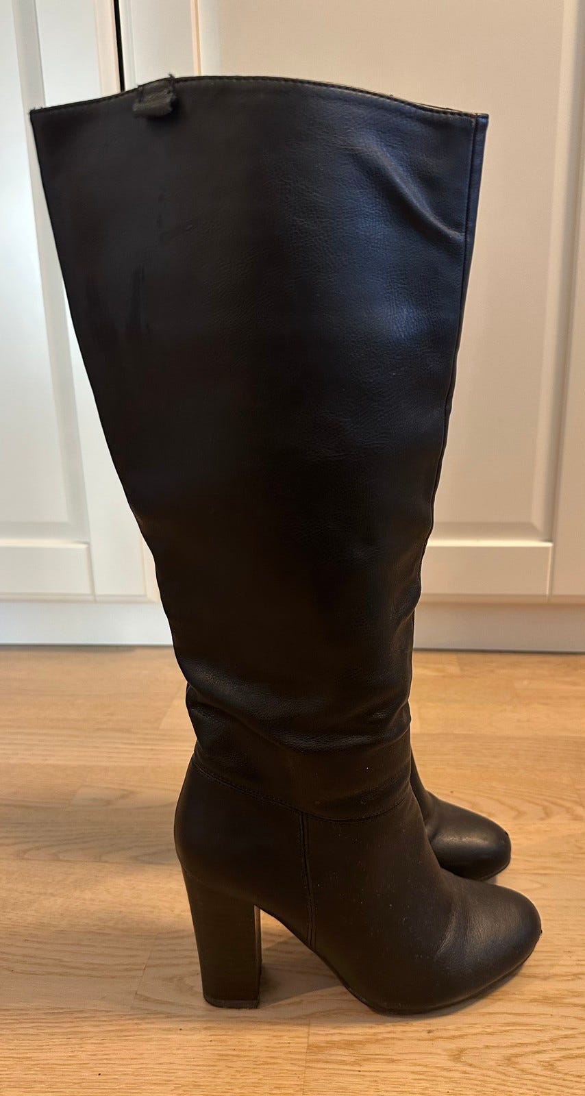 Fine sorte støvletter | FINN-torget