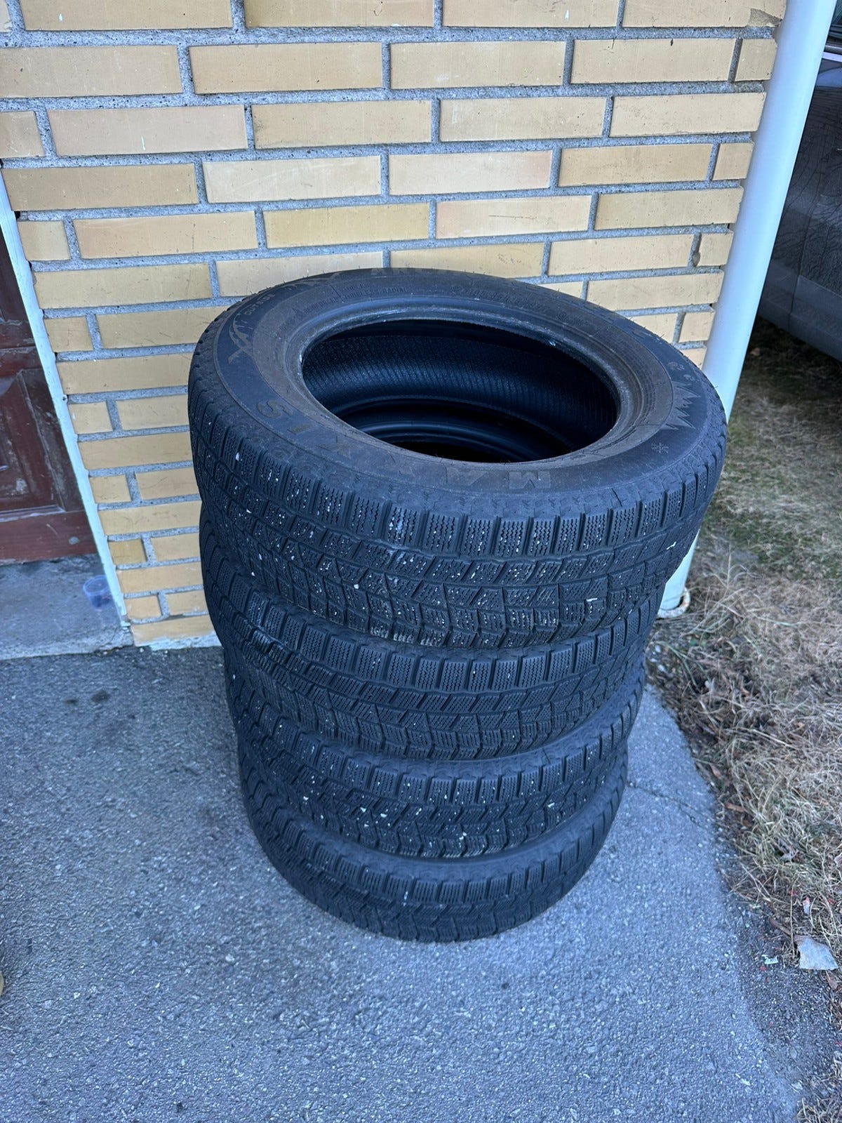 Piggfri Maxxis vinterdekk 195/65-15 | FINN-torget