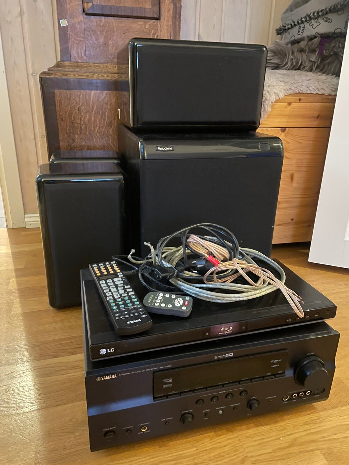 Surround forsterker med høytalere | FINN-torget