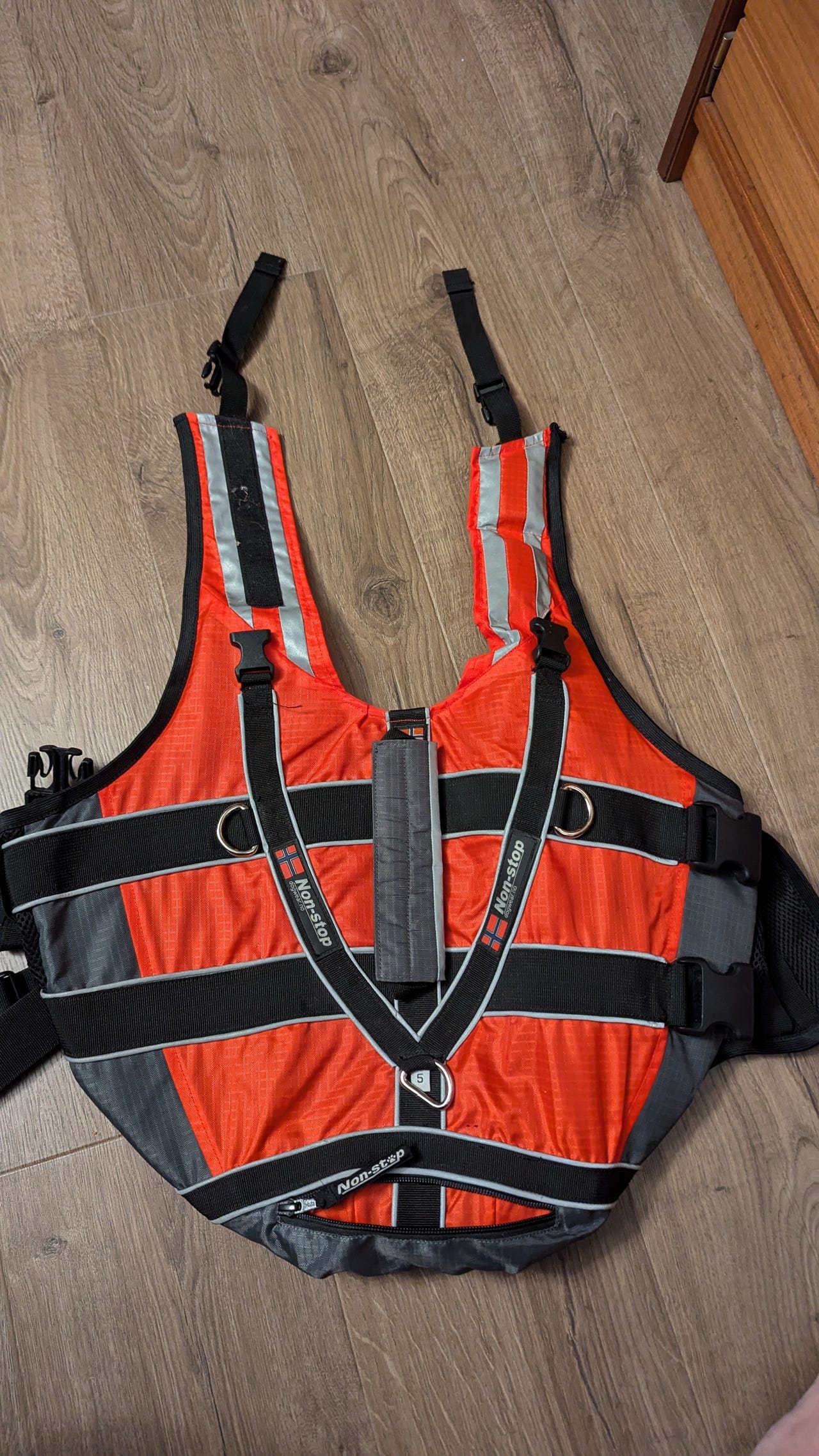 Non-Stop redningsvest str 5 | FINN-torget