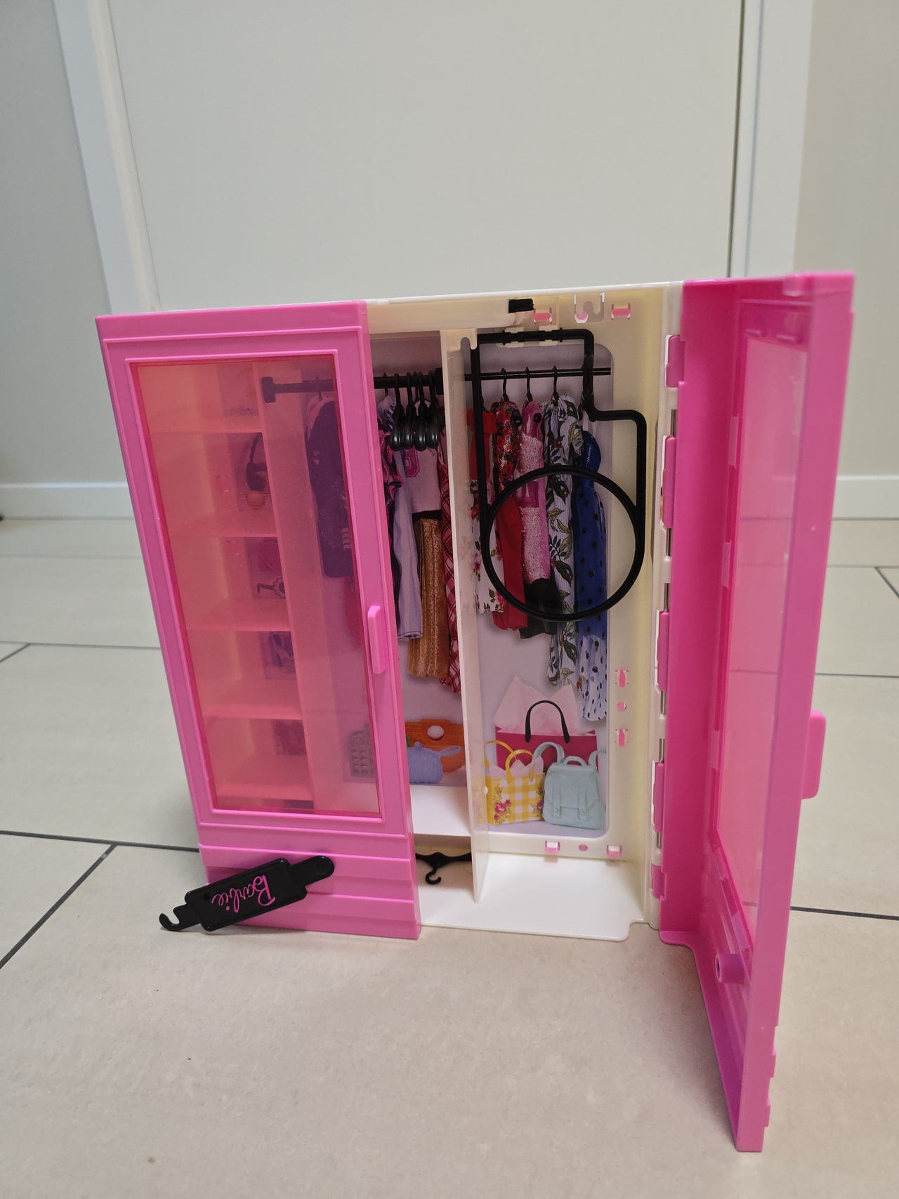Barbie garderobeskap | FINN-torget