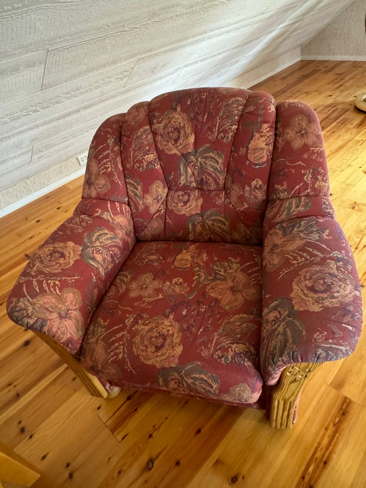 Sofa og 2 stoler gis bort ved henting | FINN-torget