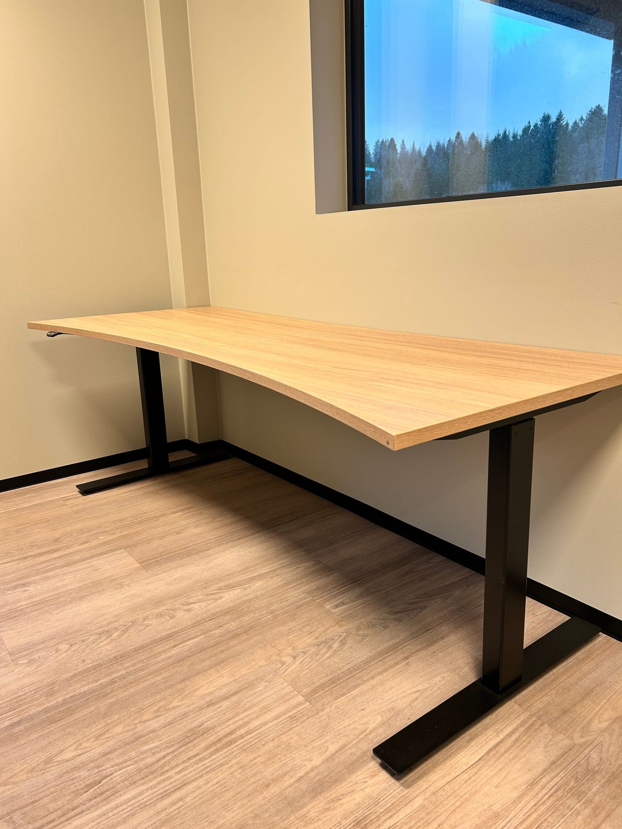 Scan Sørlie skrivebord med el. hev/senk | FINN-torget