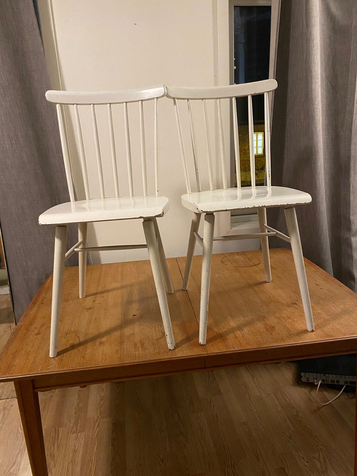 Retro bord og 2 stoler | FINN-torget