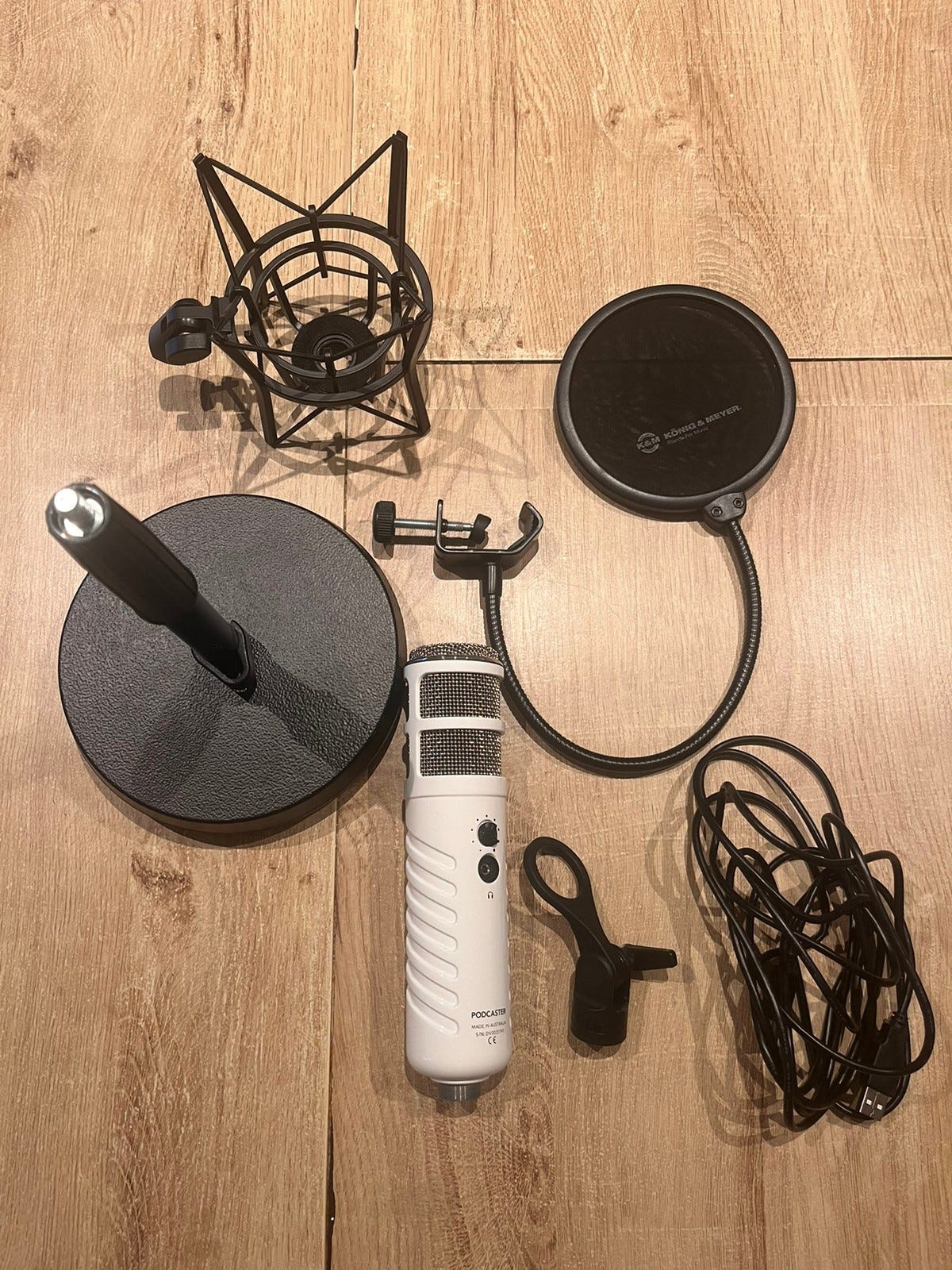 Røde podcaster/mikrofon m/tilbehør | FINN-torget