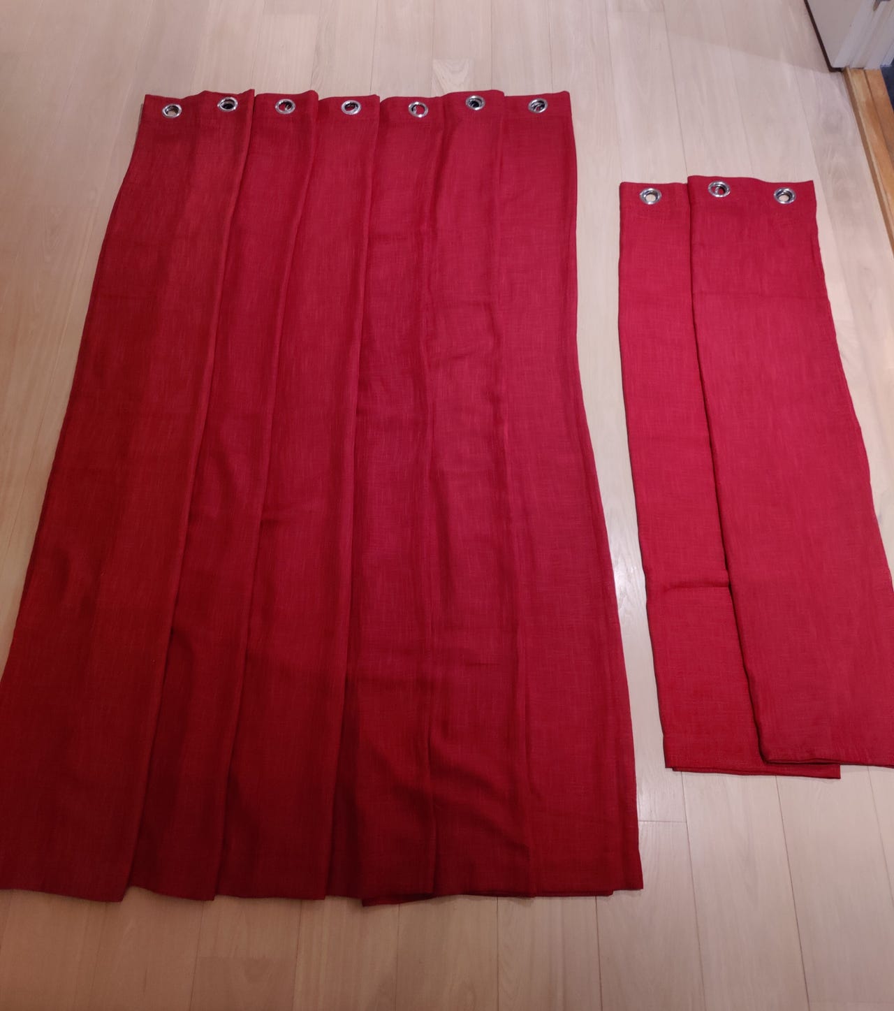 Julegardiner / røde gardiner | FINN-torget