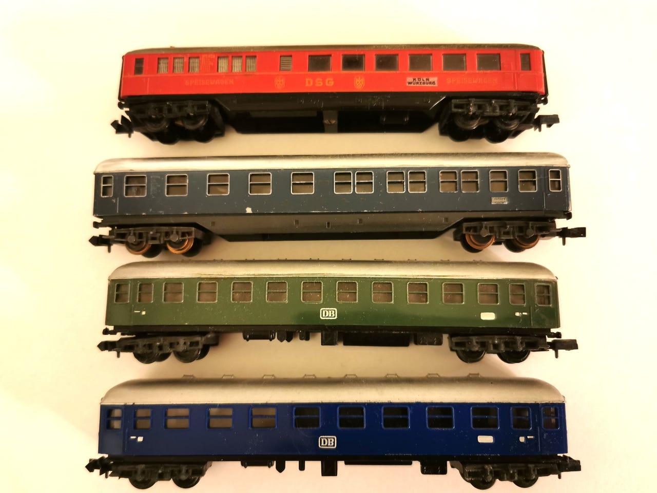 N Scale Passenger Carriages | FINN-torget