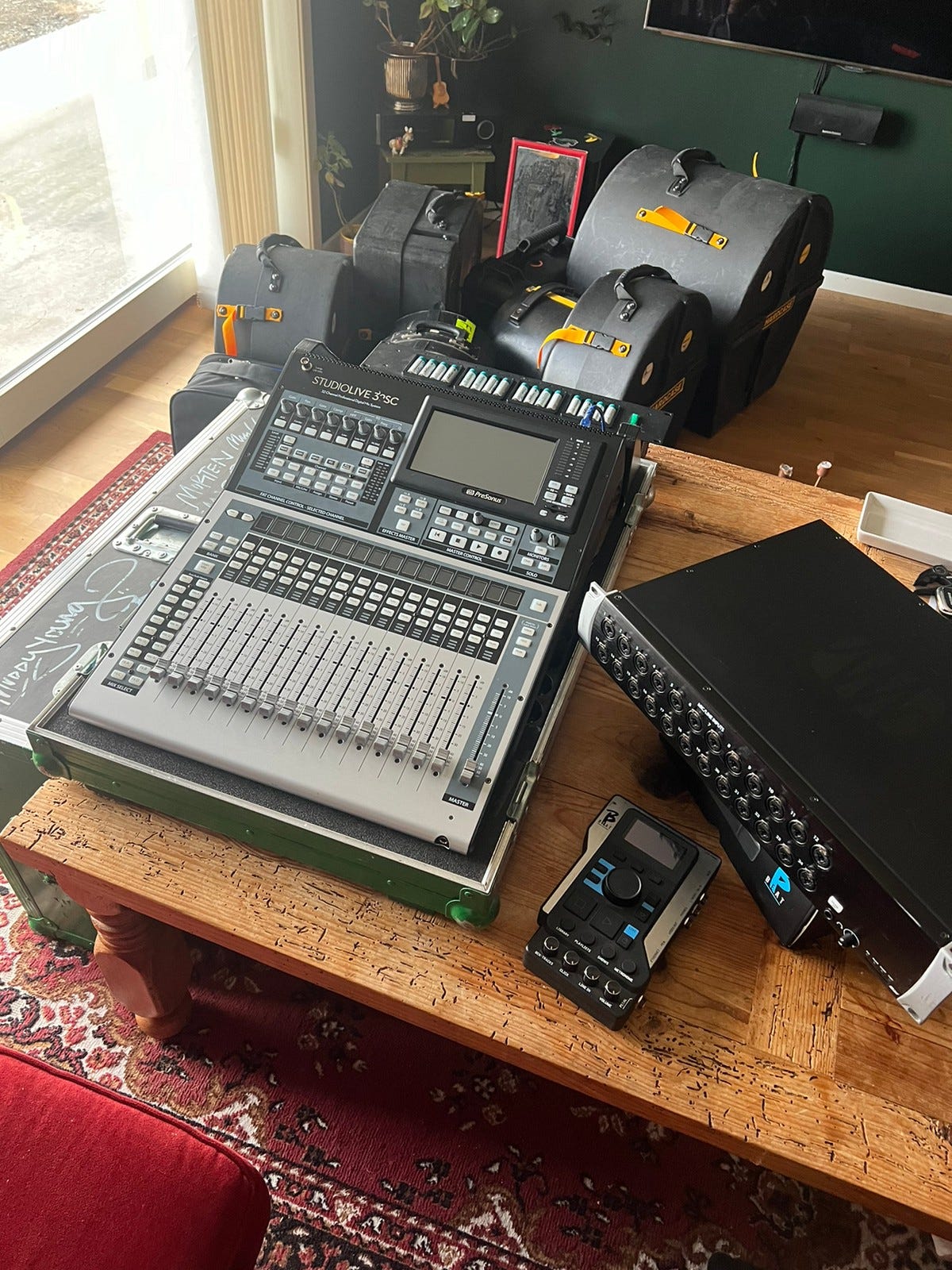Presonus R32 + SC32 mixer + B.beat til backingtracks | FINN-torget