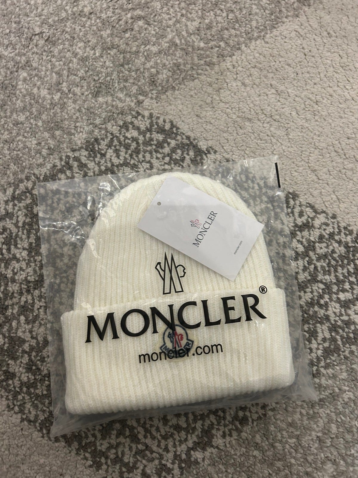 Moncler Lue Fin | FINN-torget