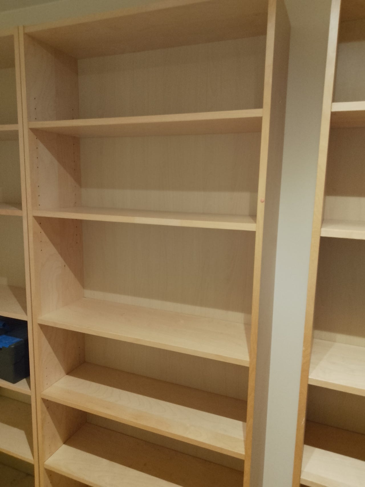 Ikea hyller gis bort | FINN-torget