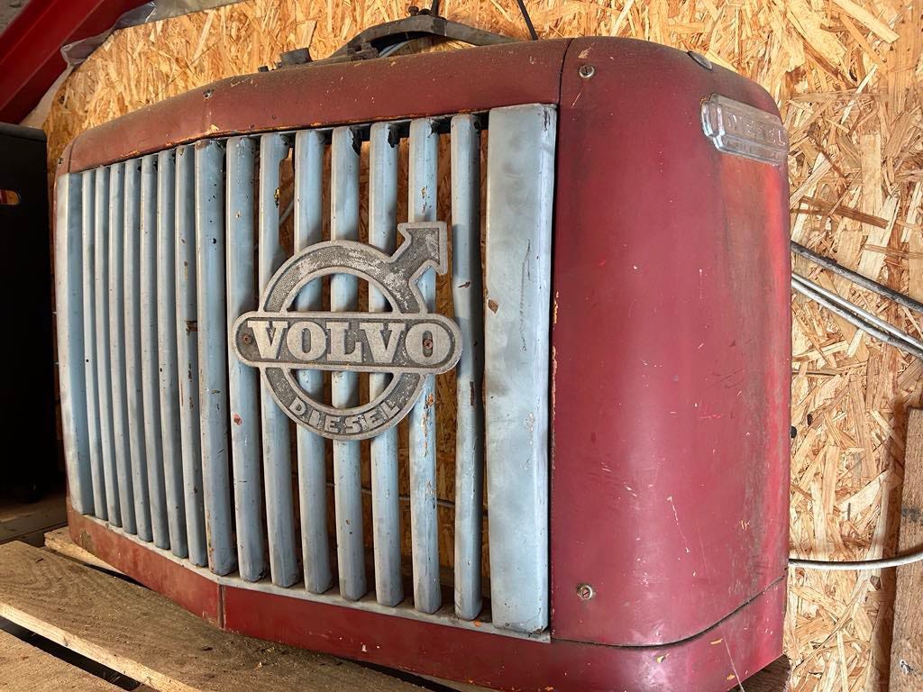 Front/grill med Volvo dekaler | FINN-torget