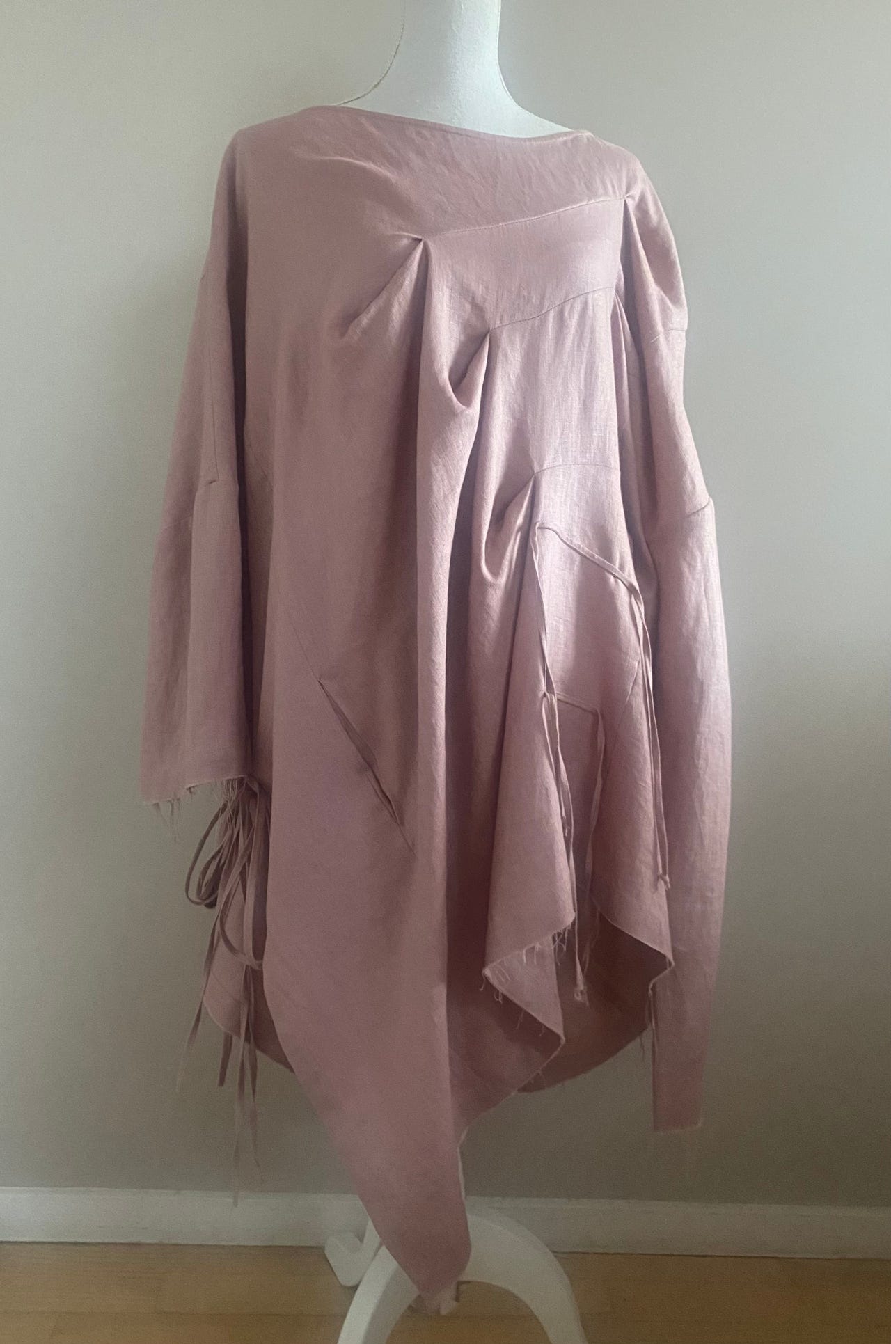 Tunika i lin med asymmetrisk snitt – komfortabel og stilfull | FINN-torget