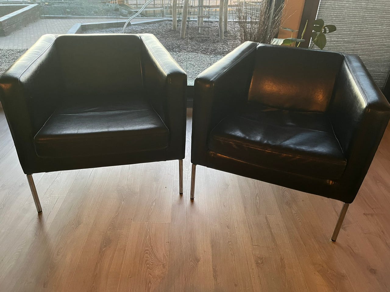 Stoler i immitert skinn | FINN-torget