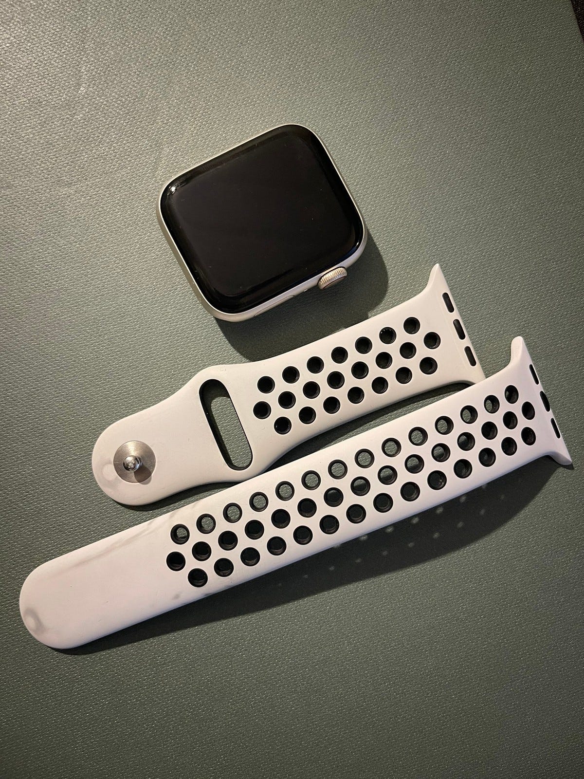 Apple Watch SE GPS + Celluar 44mm Gen 2 | FINN-torget