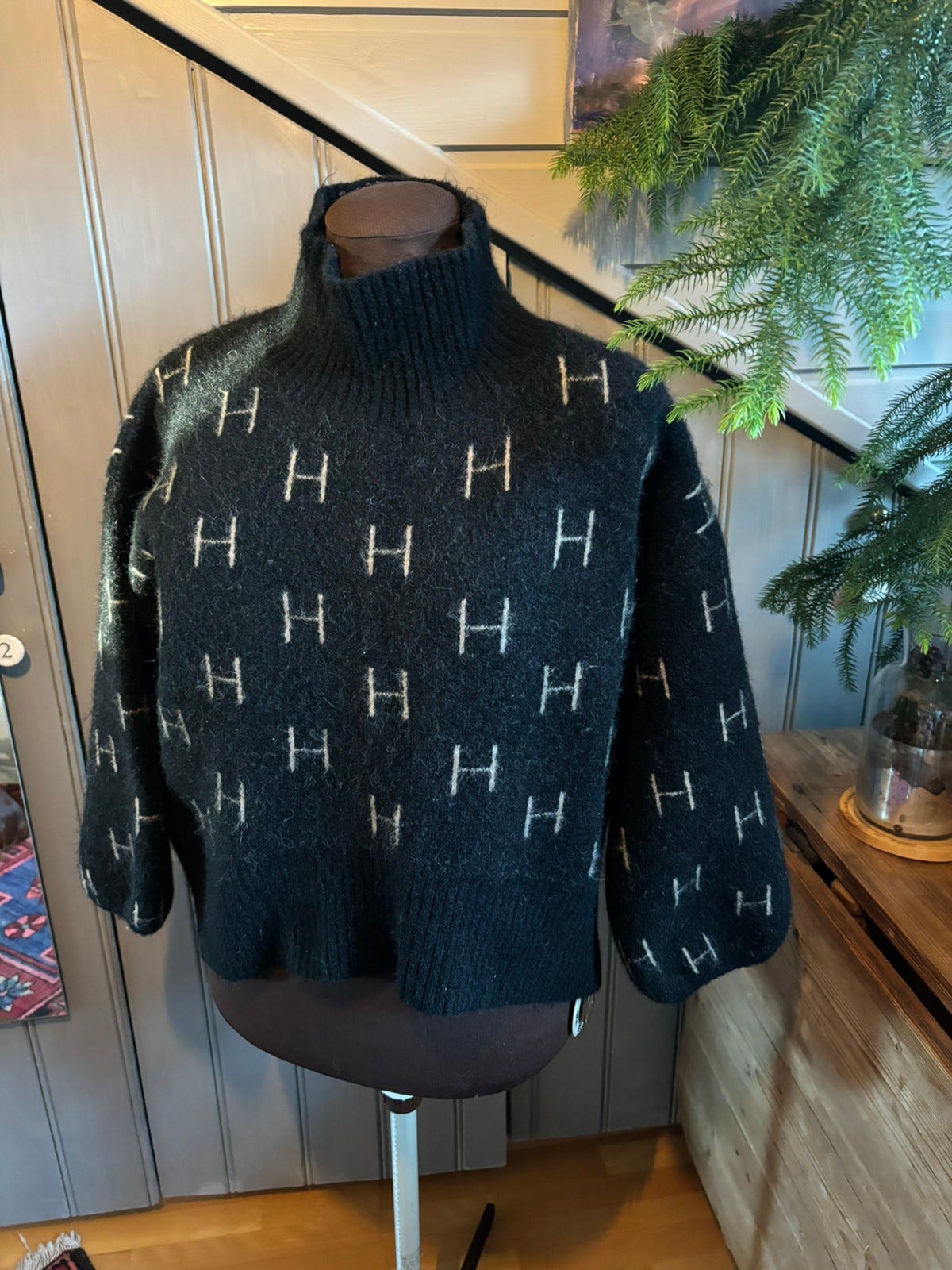 Hést genser, str S | FINN-torget