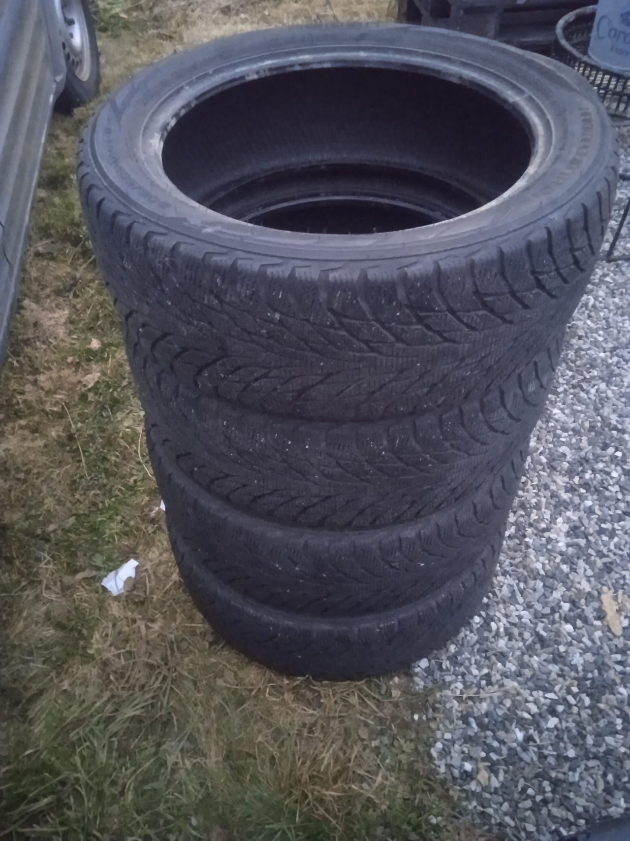 Billig vinterdekk, 17 tom og 14 tom | FINN-torget