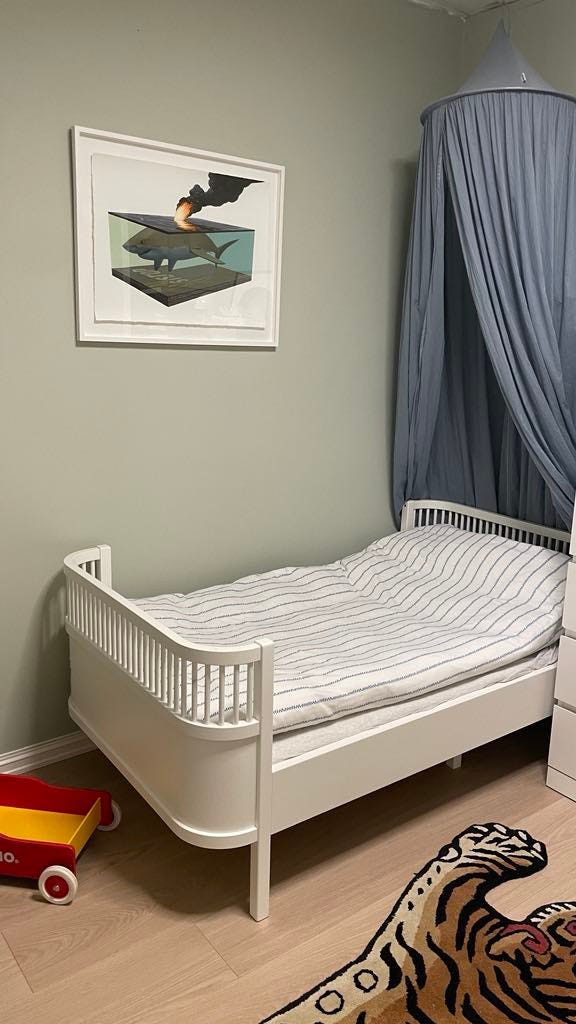 Sebra Junior Grow seng Sebra klesskap selges samlet | FINN-torget