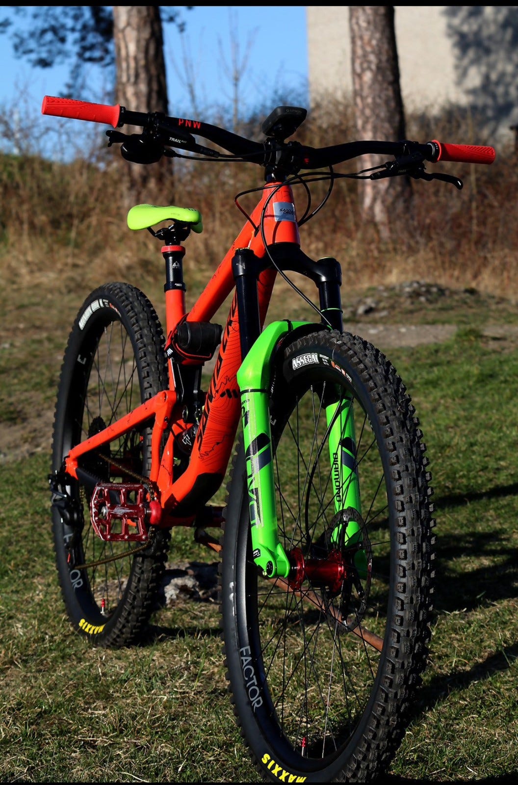 Pris ned 10 tusen ! - Custom Santa Cruz Hightower LARGE - DVO, TRP ...