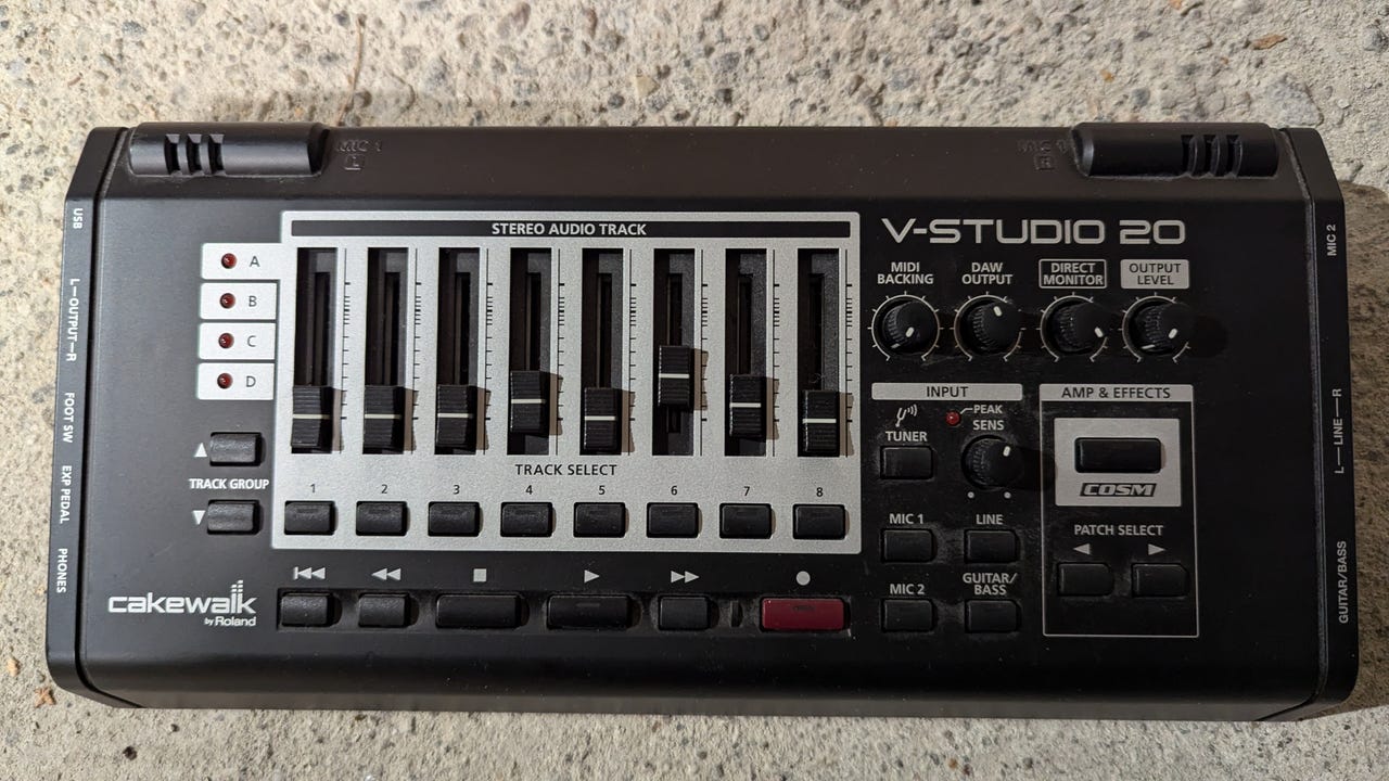 Roland V-Studio 20 Guitarist Recording Interface | FINN-torget