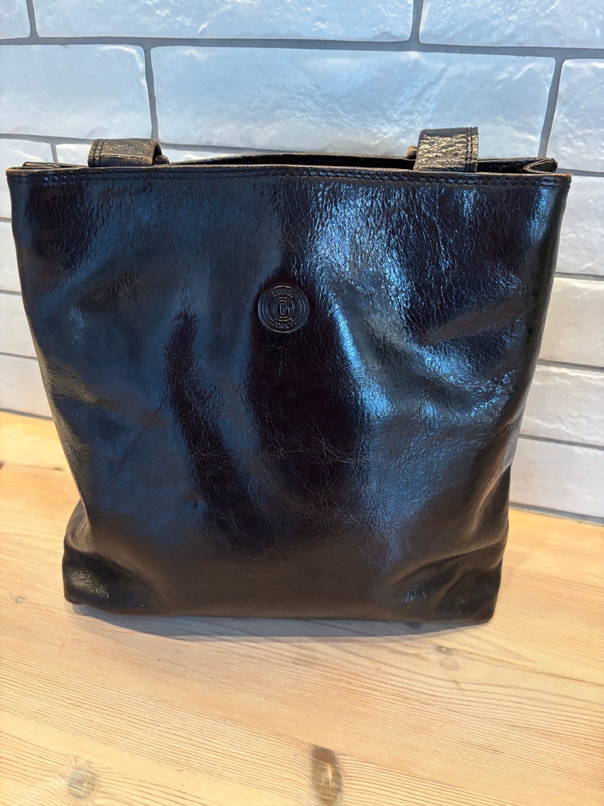 Sort veske i skinn | FINN-torget