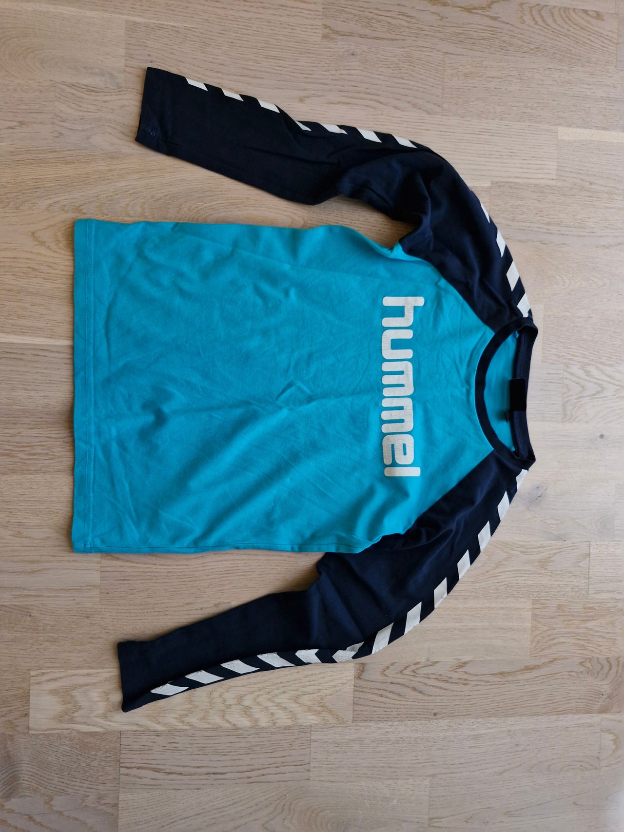 Hummel genser str.128 | FINN-torget