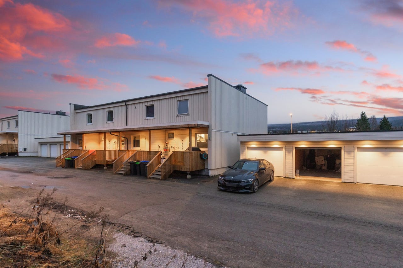 Flott og romslig andelsbolig i rekke med tilhørende garasje | 3 soverom ...