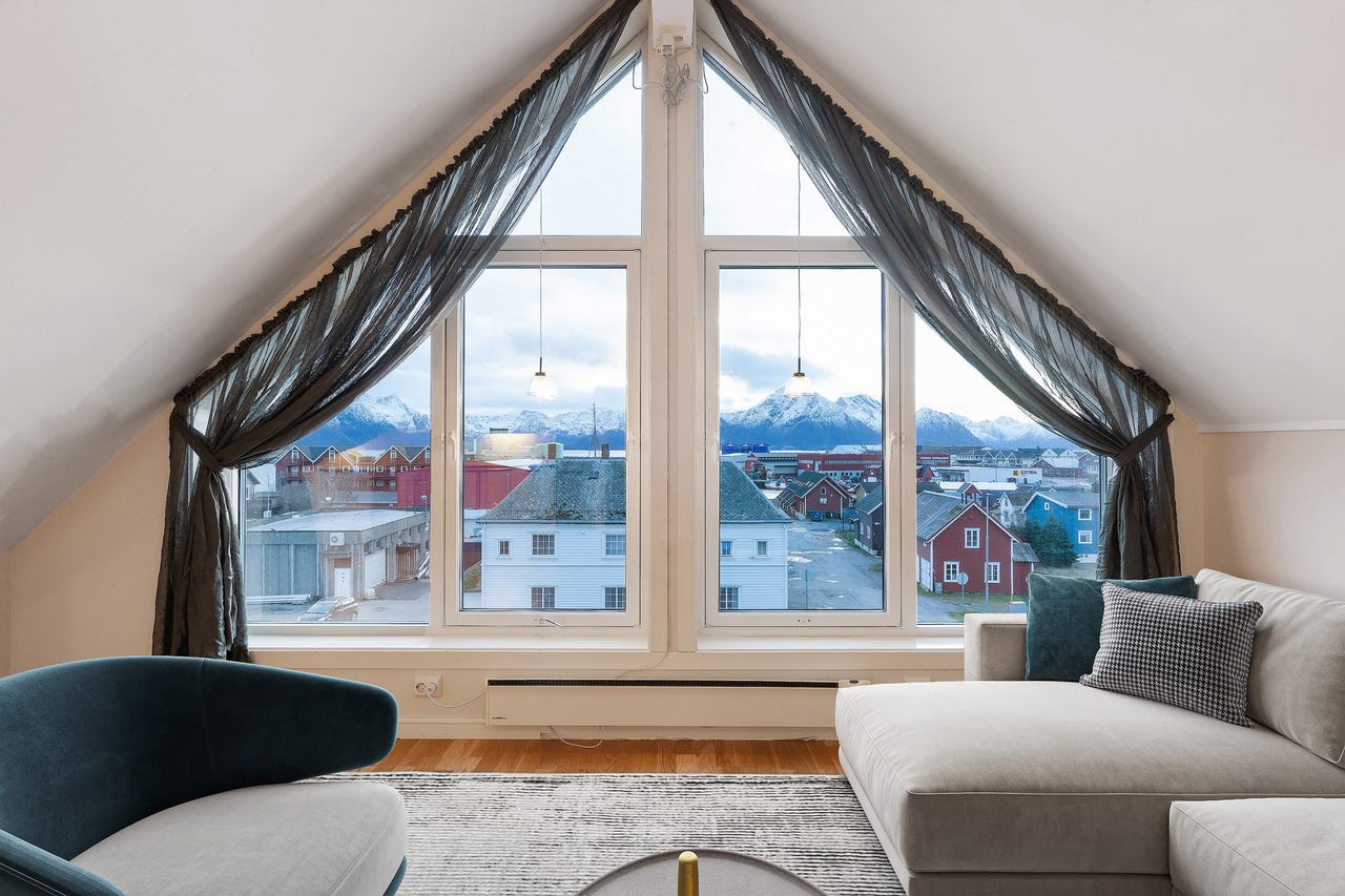 NY PRIS! Pen 3-roms toppleilighet fra 2014 - God planløsning - Fin ...