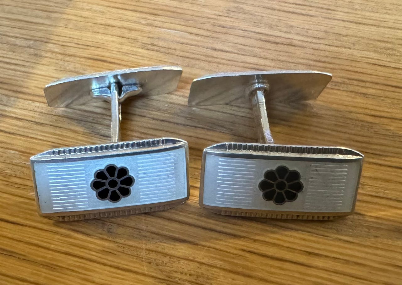 Gamle mansjett knapper, Ål | FINN-torget