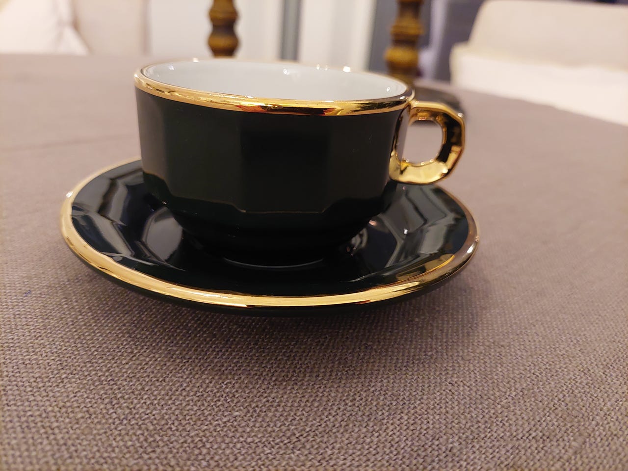 Ønsker å kjøpe kopper og fat - Pillivuyt | FINN-torget