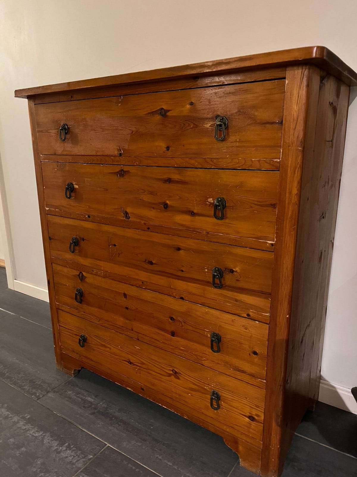 Gammel kommode gis bort | FINN-torget