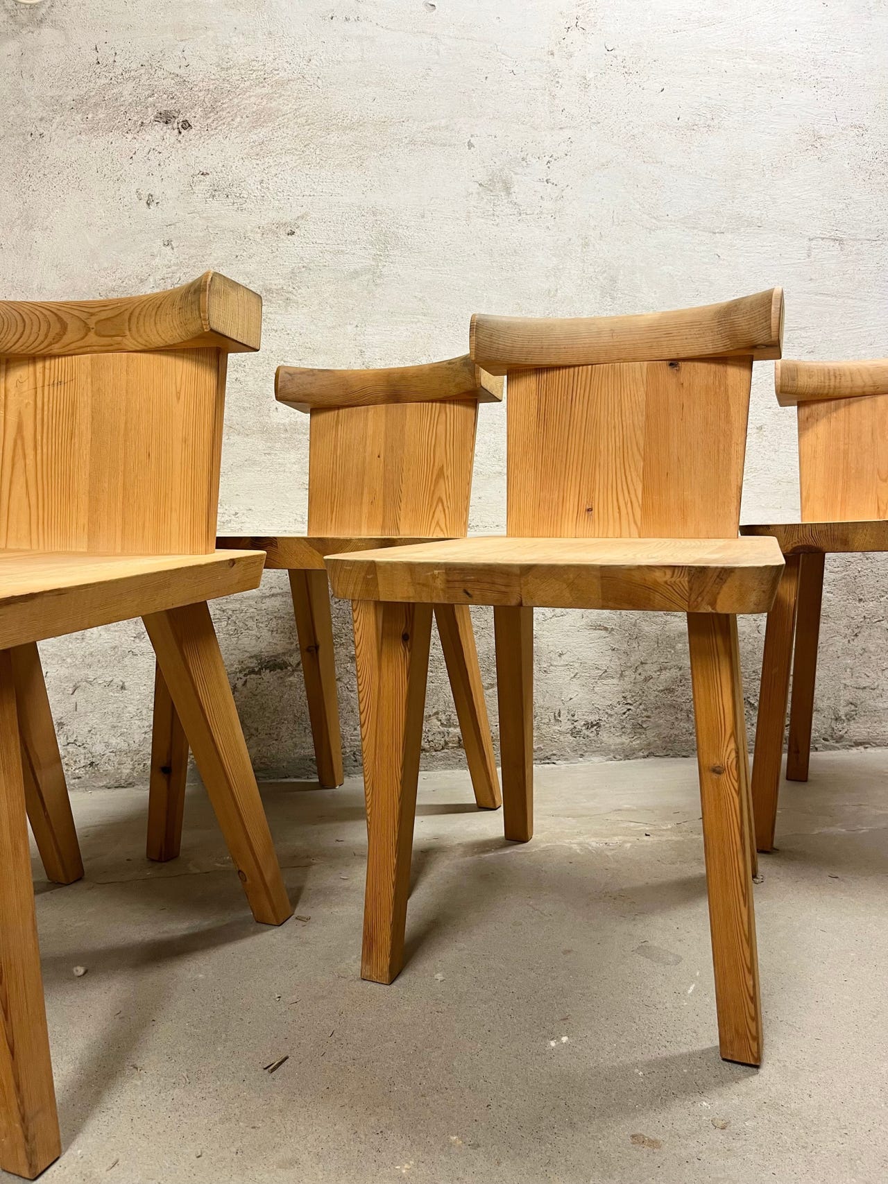 Sjelden vintage Brutalist stoler i heltre furu fra 70 tallet, originale ...