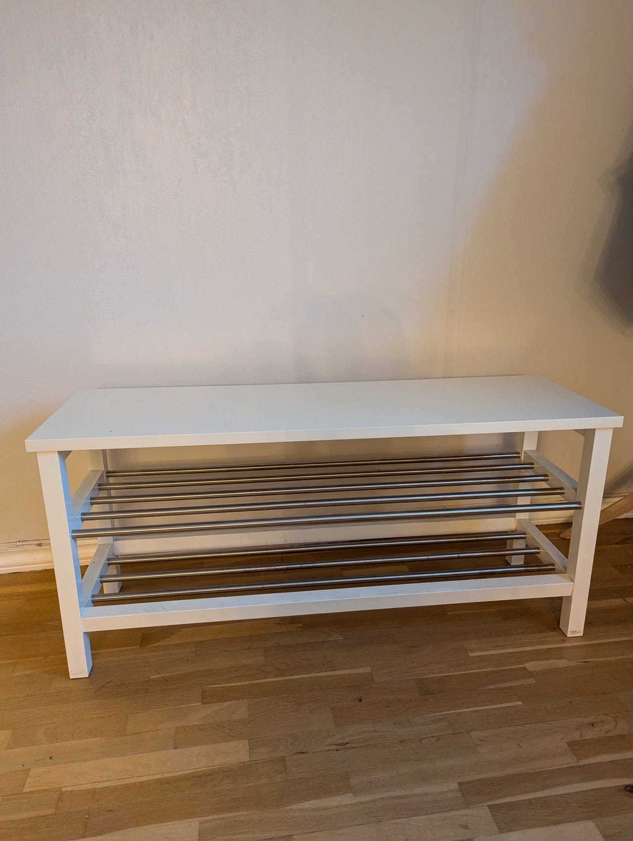 Entrébank med skooppbevaring | FINN-torget