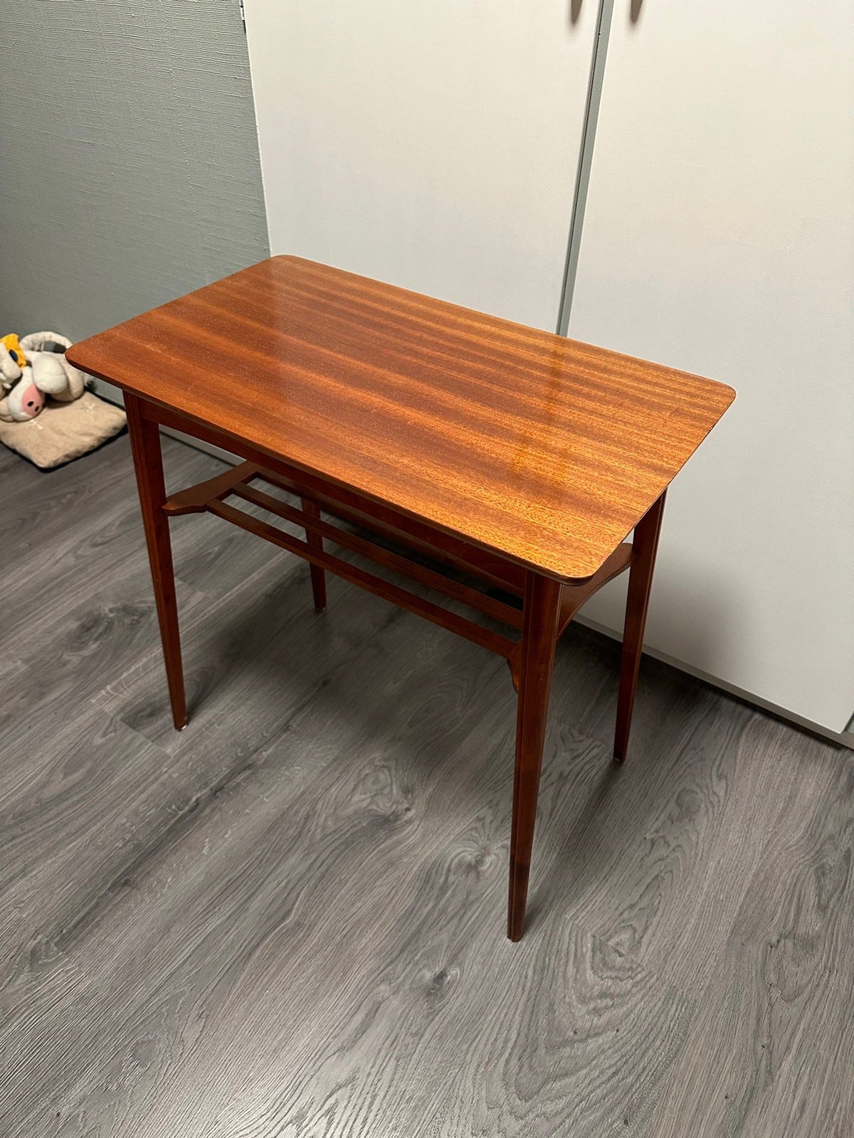 Pent vintage/retro lite sidebord | FINN-torget