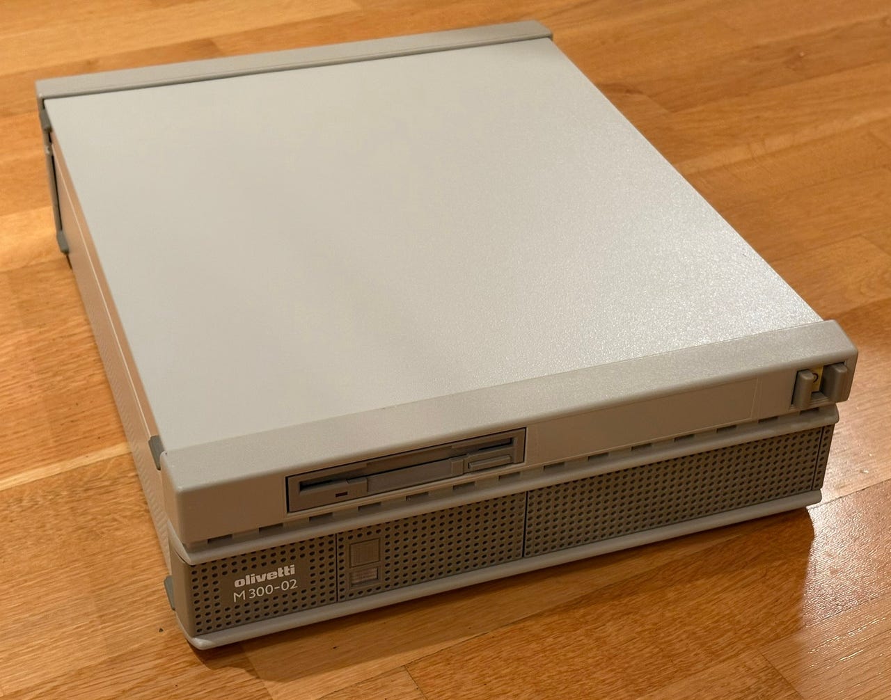 Olivetti M300-02 386SX 25MHz PC (vintage) | FINN-torget