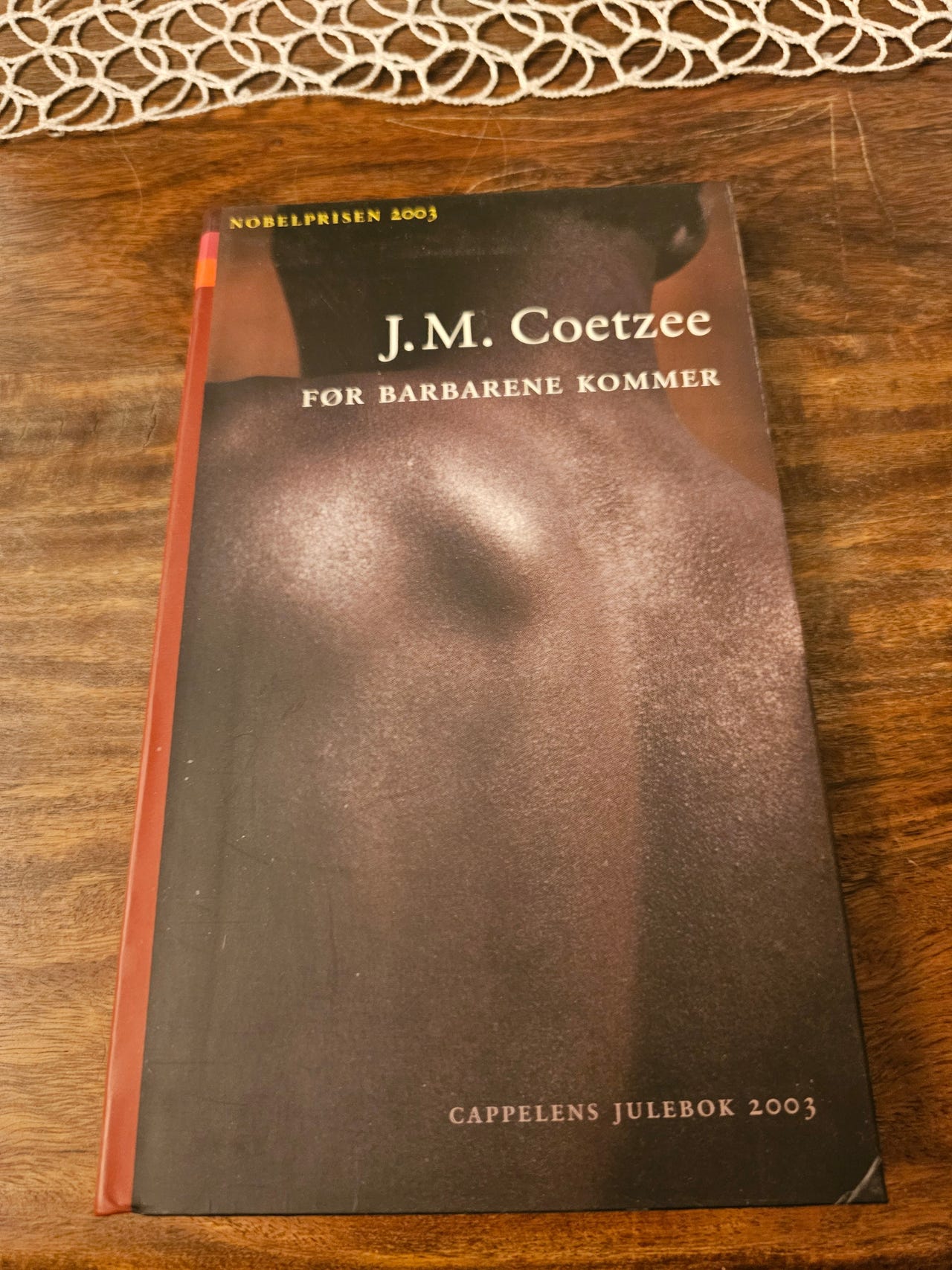 Før barbarene kommer. J. M. Coetzee | FINN-torget