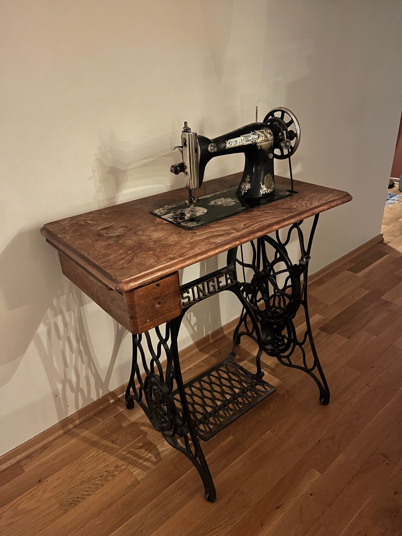 Gamal Singer symaskin | FINN-torget