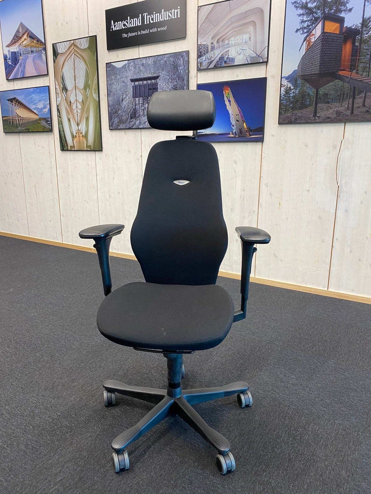 Kinnarps Plus 6/8 8784 kontorstol | FINN-torget