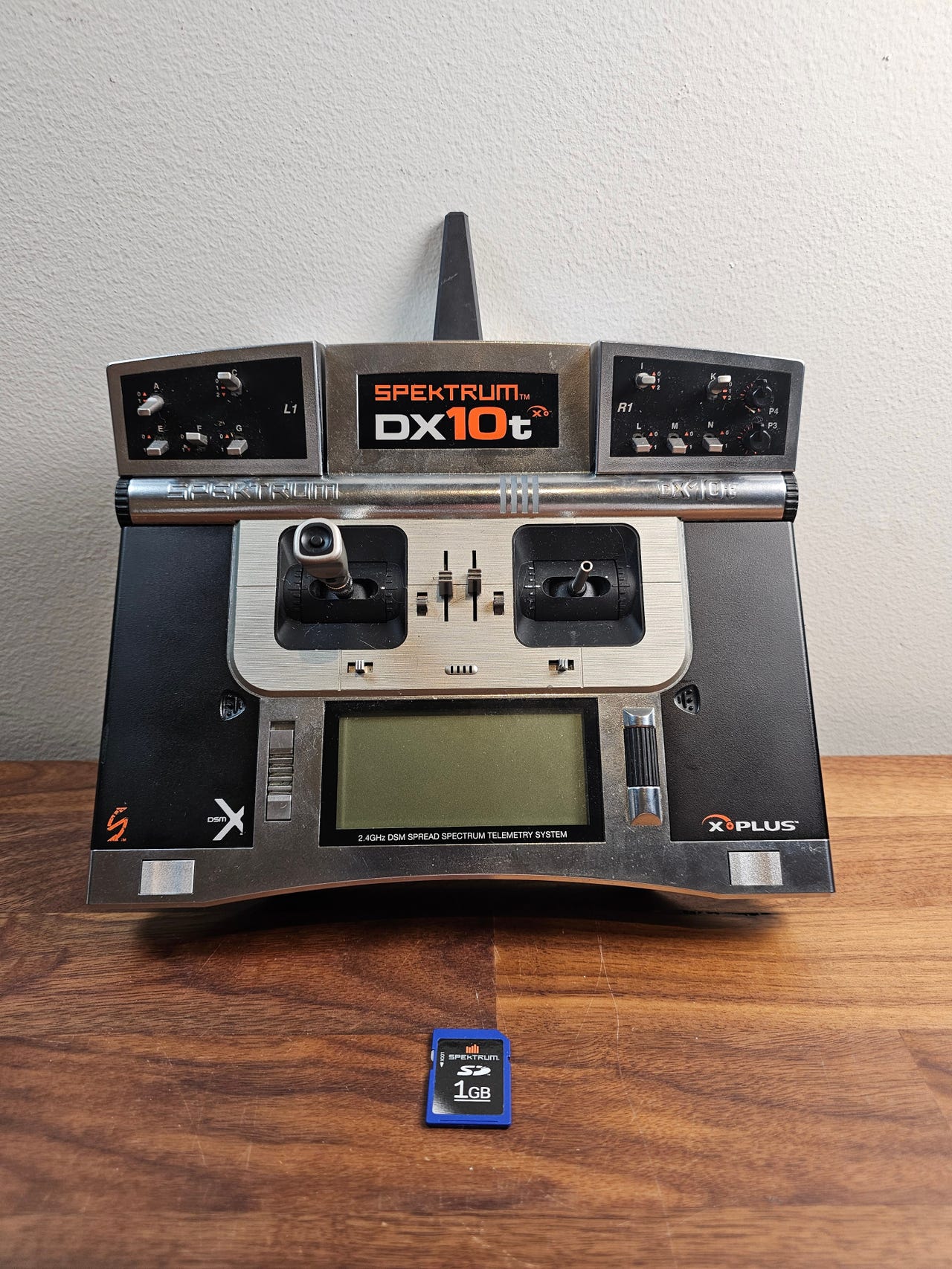 Spektrum DX10t Kontroller til RC Fly | FINN-torget