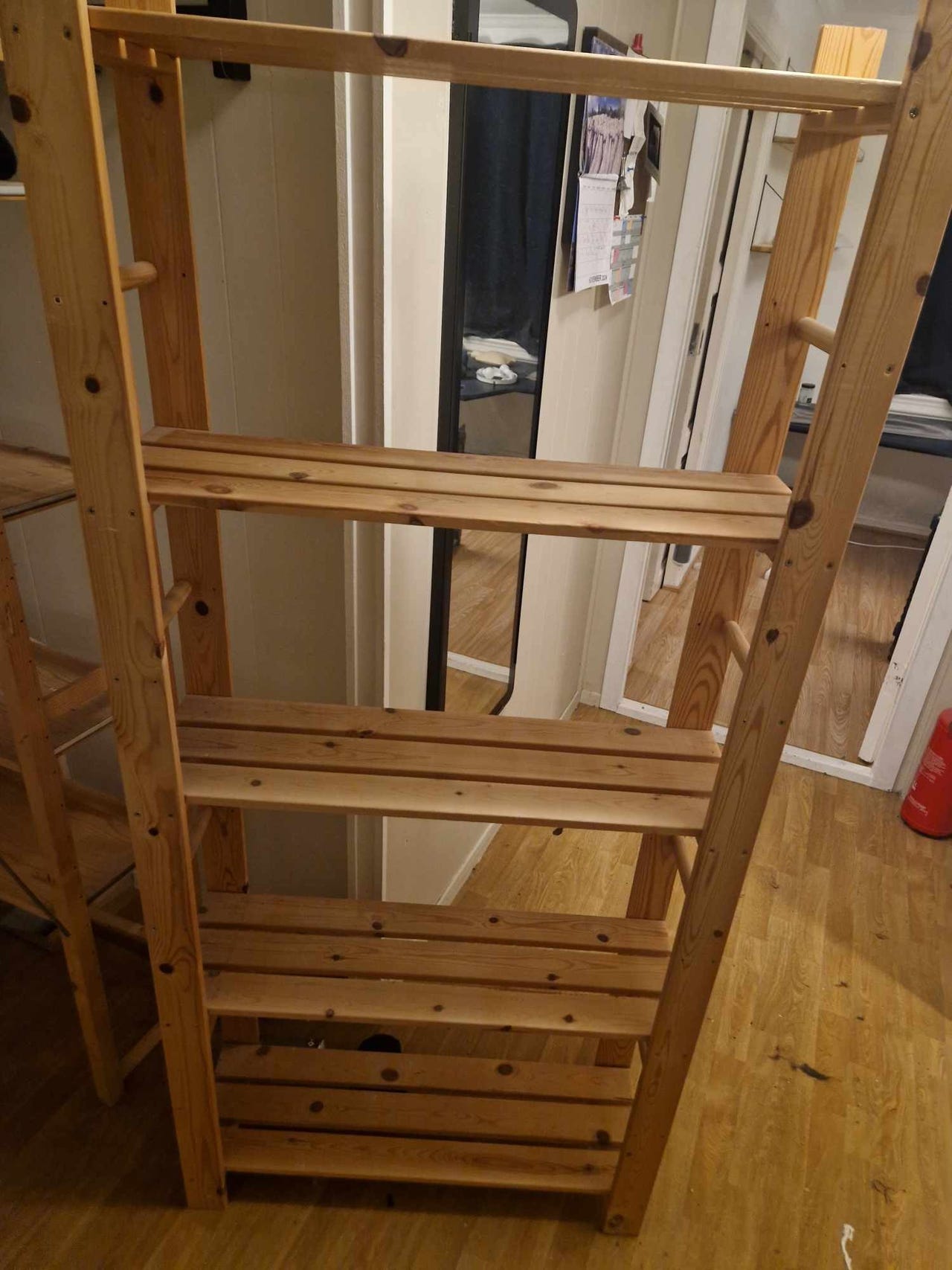 Trehylle | FINN-torget