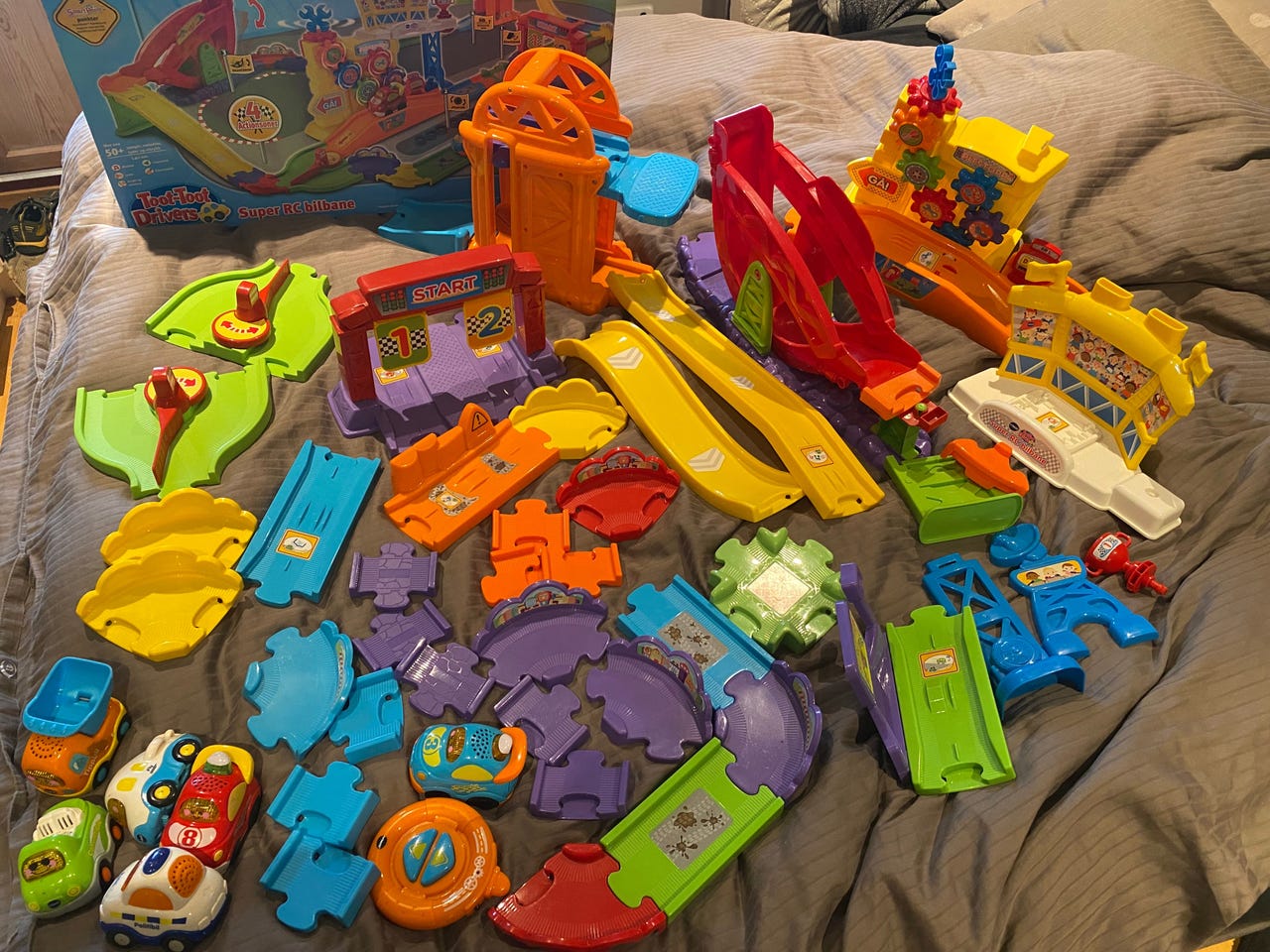 Vtech toot-toot drivers bilbane 1-5år | FINN-torget