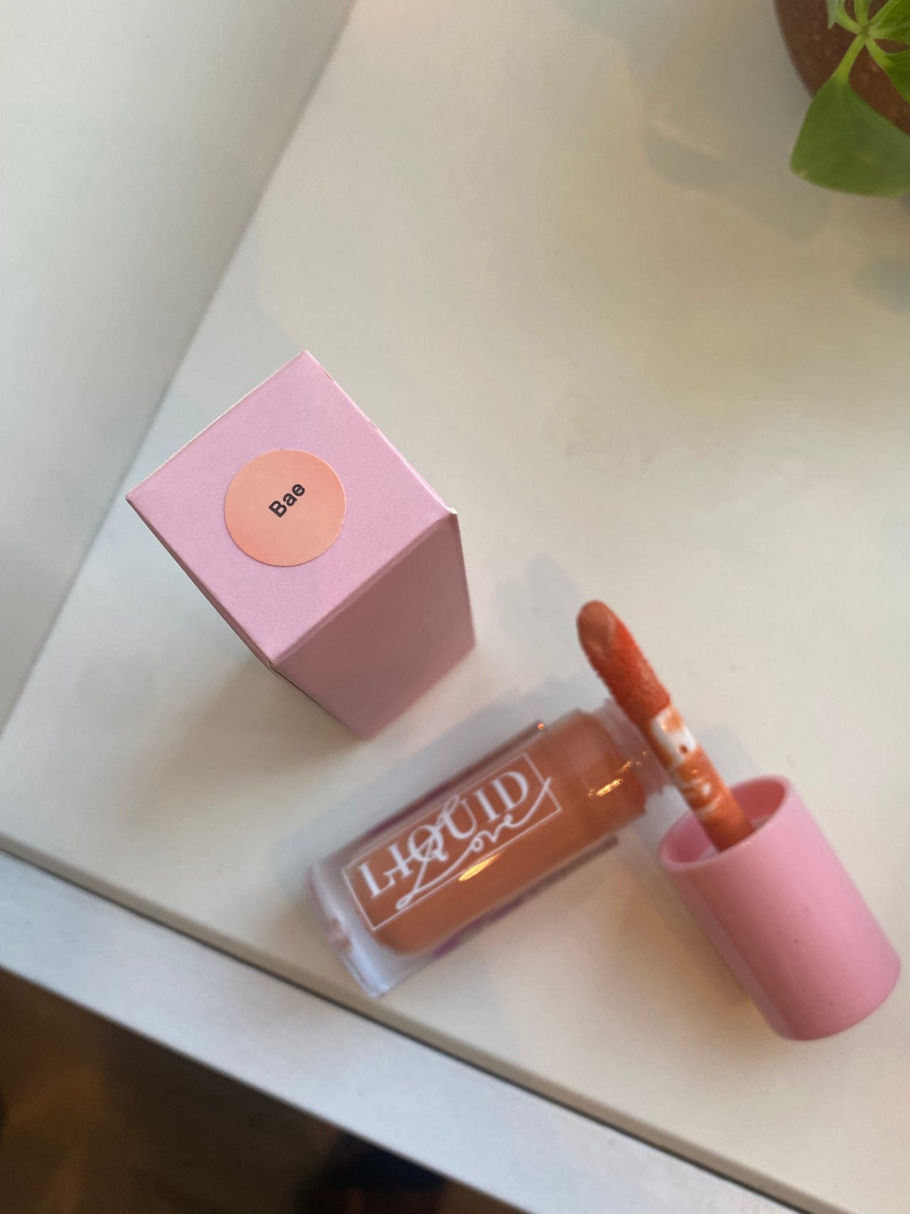 Glossgods Liquid Blush ''Bae'' | FINN-torget