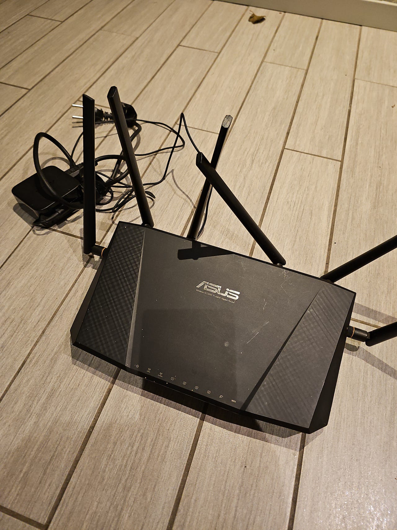 ASUS RT-AC3200 router | FINN-torget