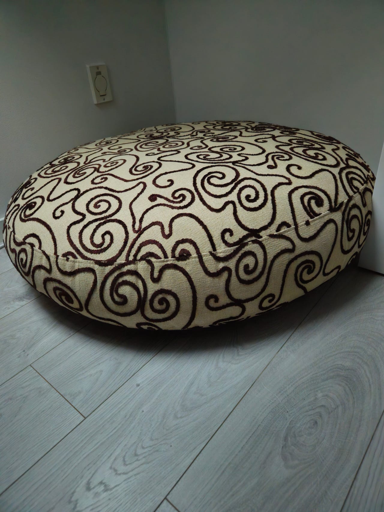 Rund solid puff | FINN-torget