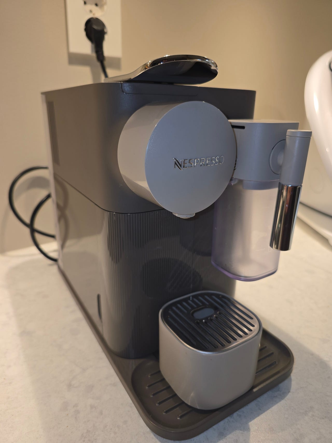 Nespresso DeLonghi Lattissima One | FINN-torget