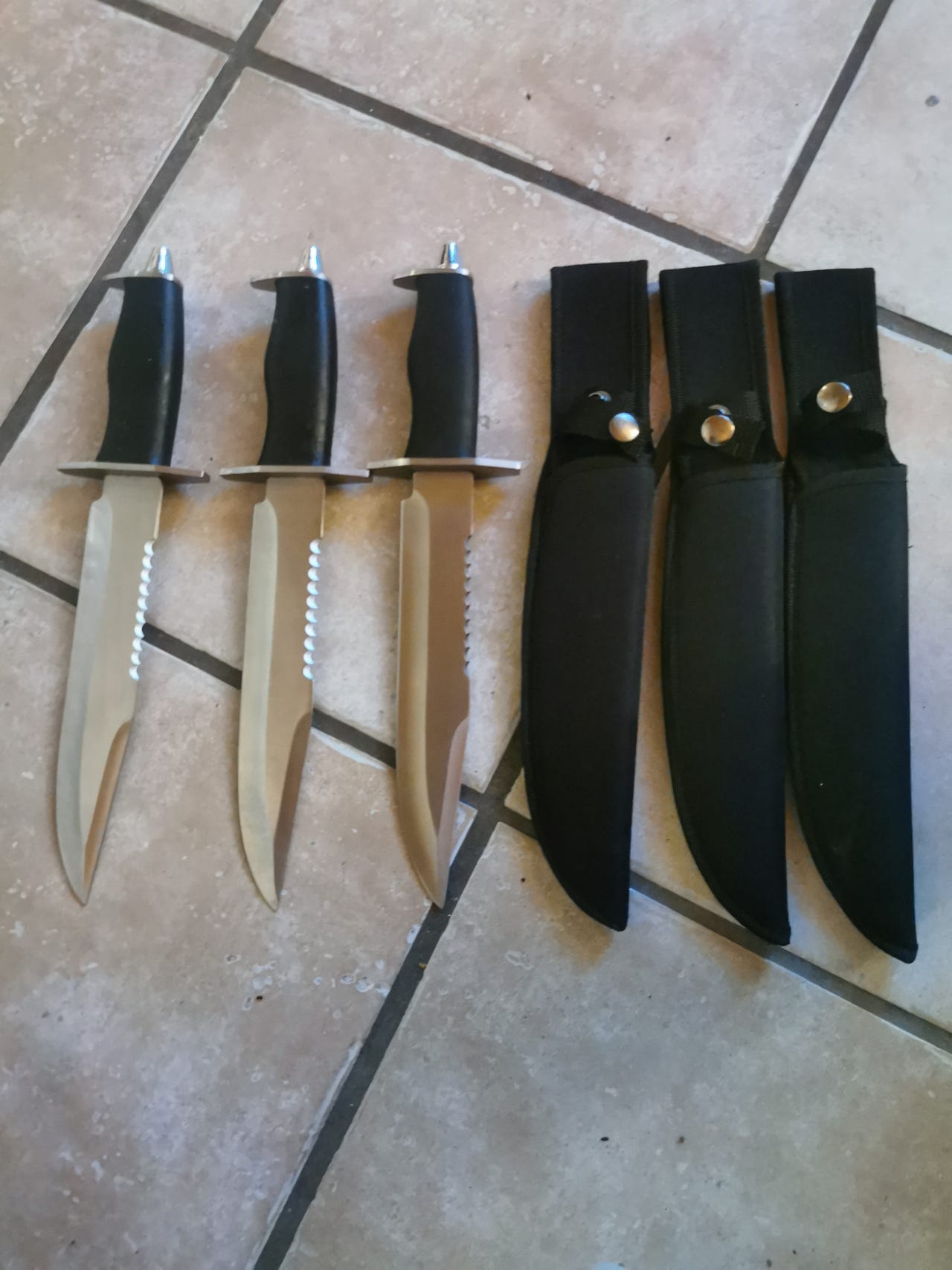 Kniver med slire. 3 stk. | FINN-torget