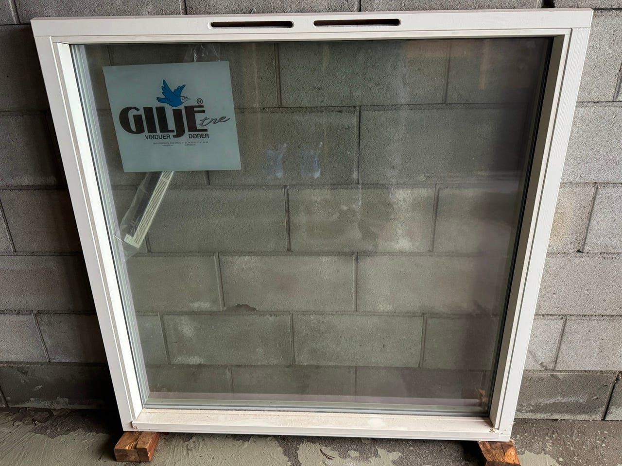 Vindu Gilje 120x120, fastkarm, ventil | FINN-torget